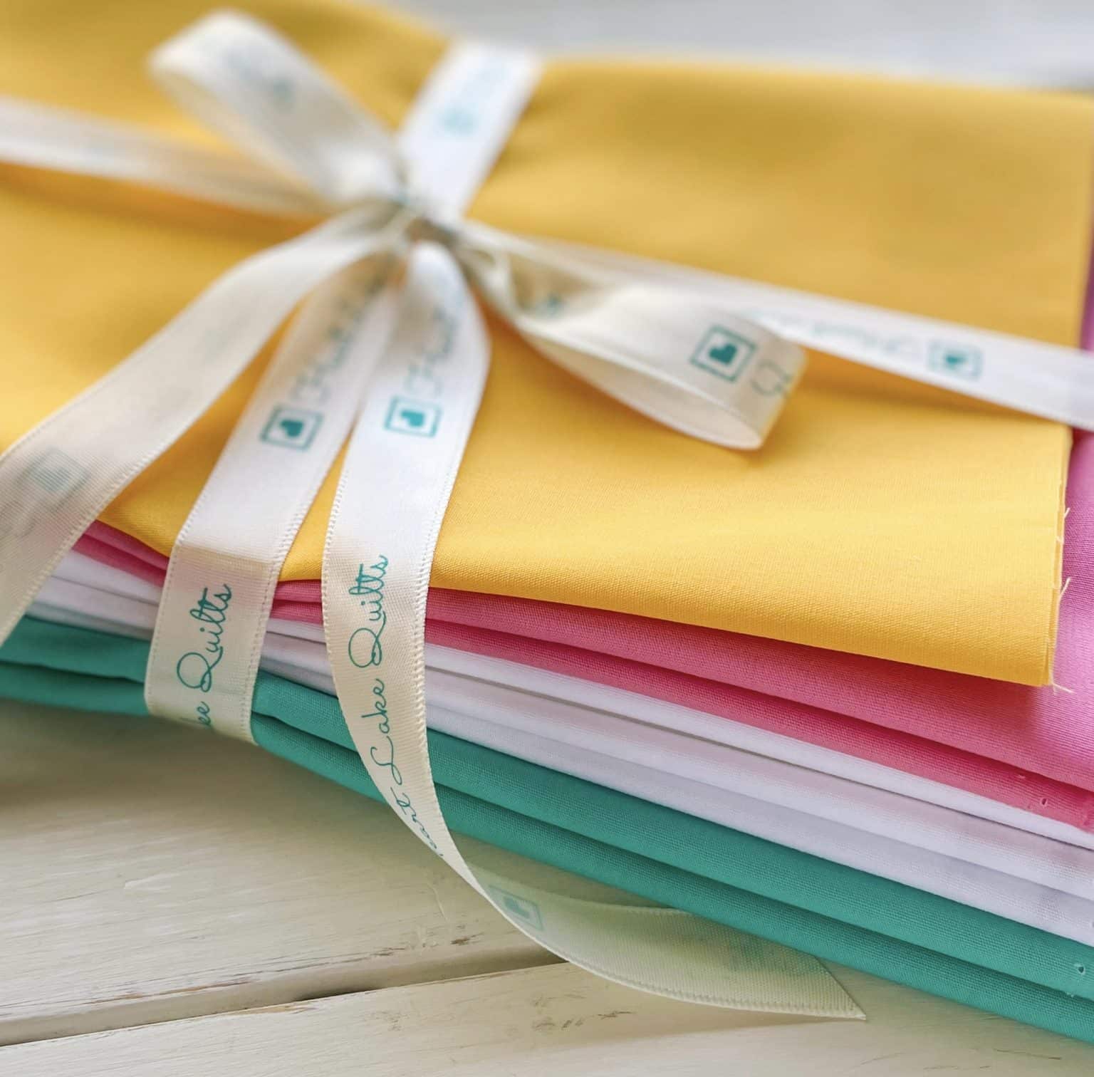 Fair Isle Flakes Quilt Kit with Art Gallery Fabrics